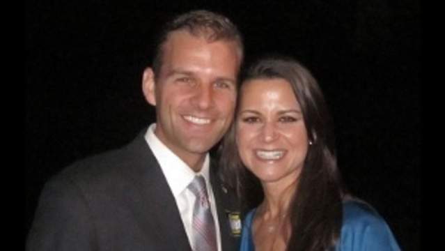 Public defender's wife files for divorce