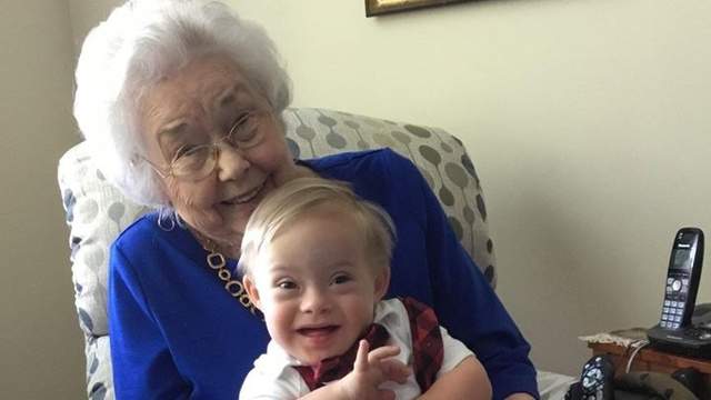 First-ever Gerber baby poses with current Gerber baby in adorable photo