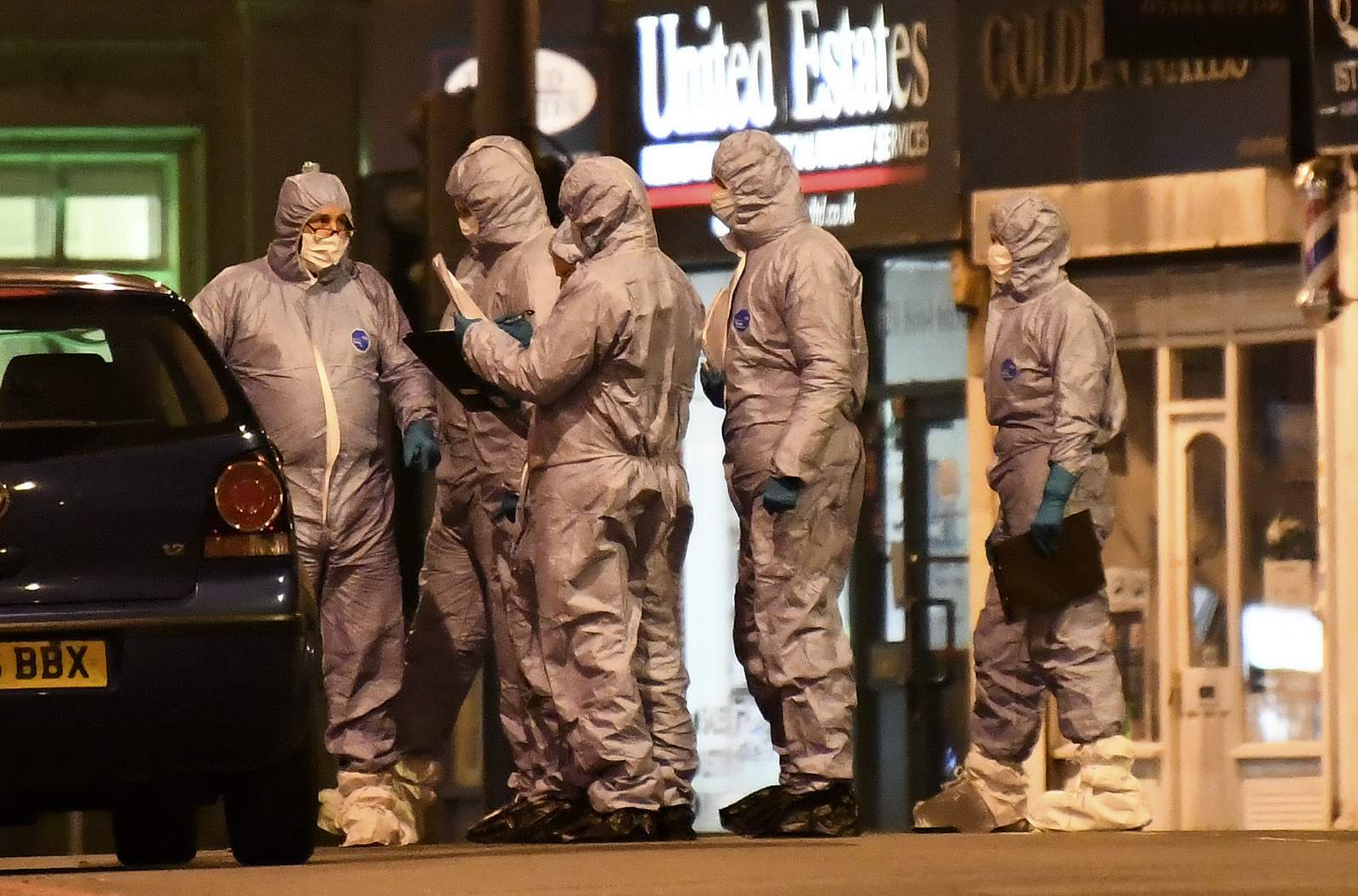 Man wearing fake bomb stabs 2 in London and is shot to death