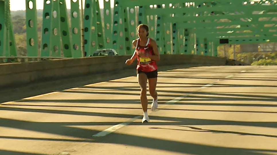 Marielle Hall dominates to win Gate River Run