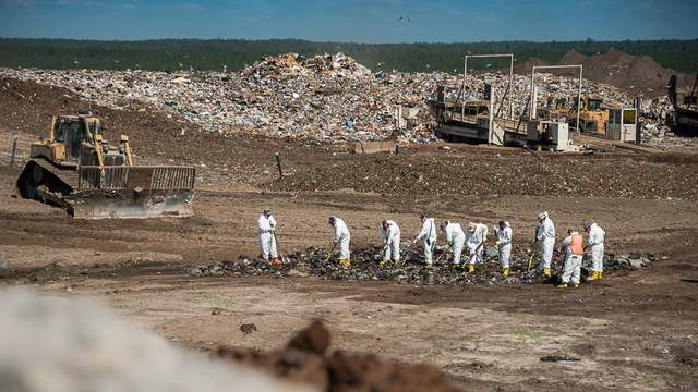 FBI searches Georgia landfill for evidence in mother's disappearance